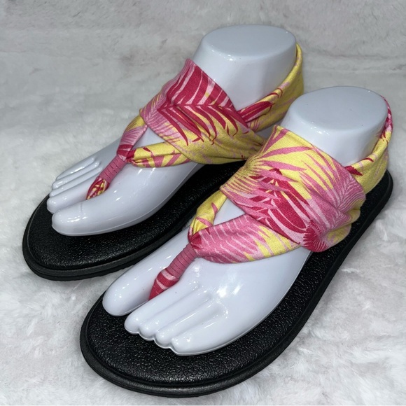 Sanuk | Shoes | Sanuk Yoga Mat Sandals Pink Yellow Palm Print Big Girls ...